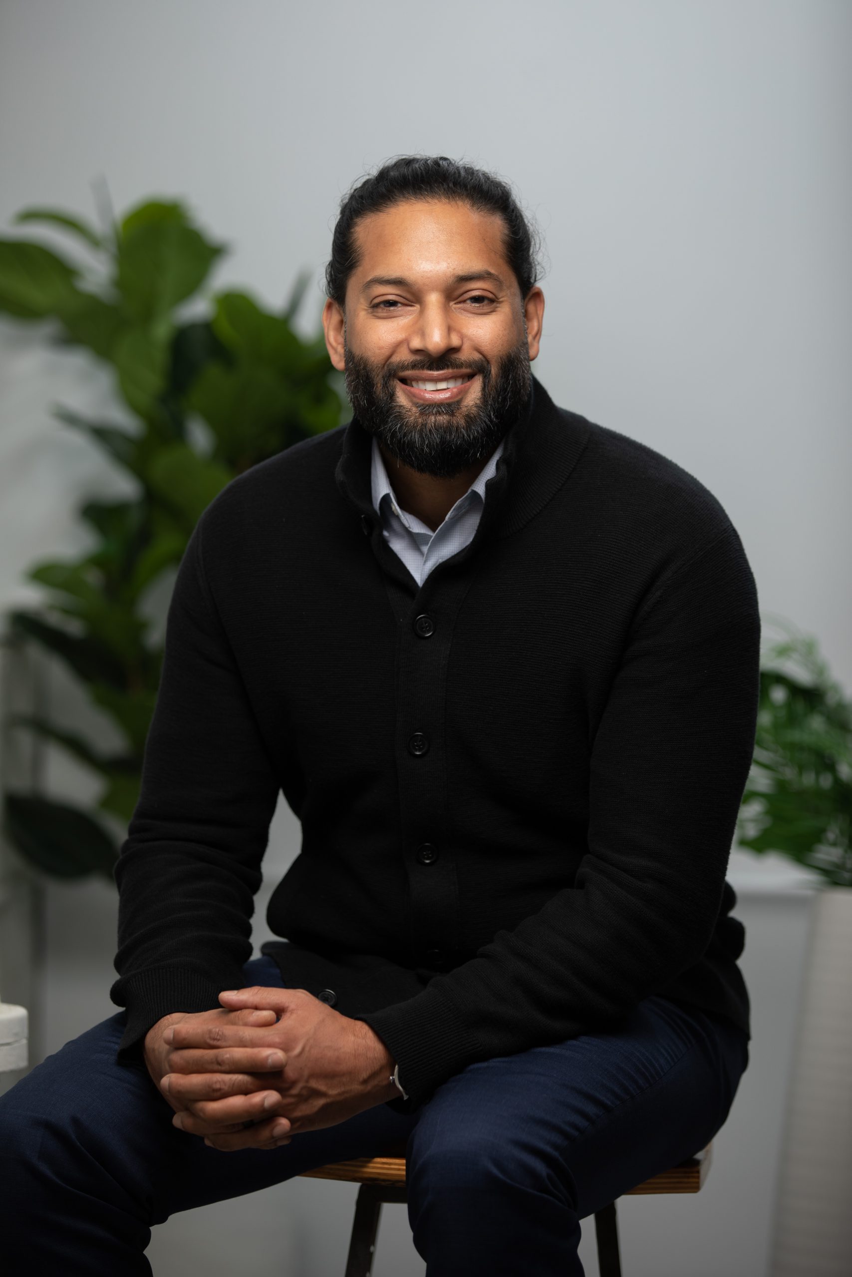 Meet Dr. Hammad Khan - Pro Endodontics | Endodontist in Bolingbrook, IL Meet Dr. Hammad Khan - Pro Endodontics | Endodontist in Bolingbrook, IL